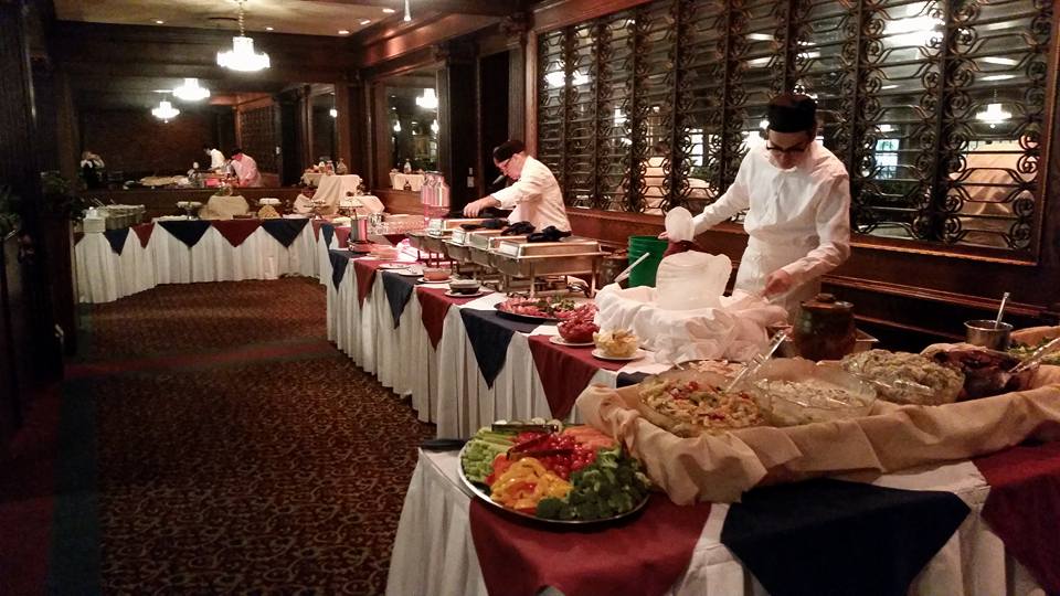 Bailey's Restaurant & Lounge - Dinner & Drinks in Winnipeg